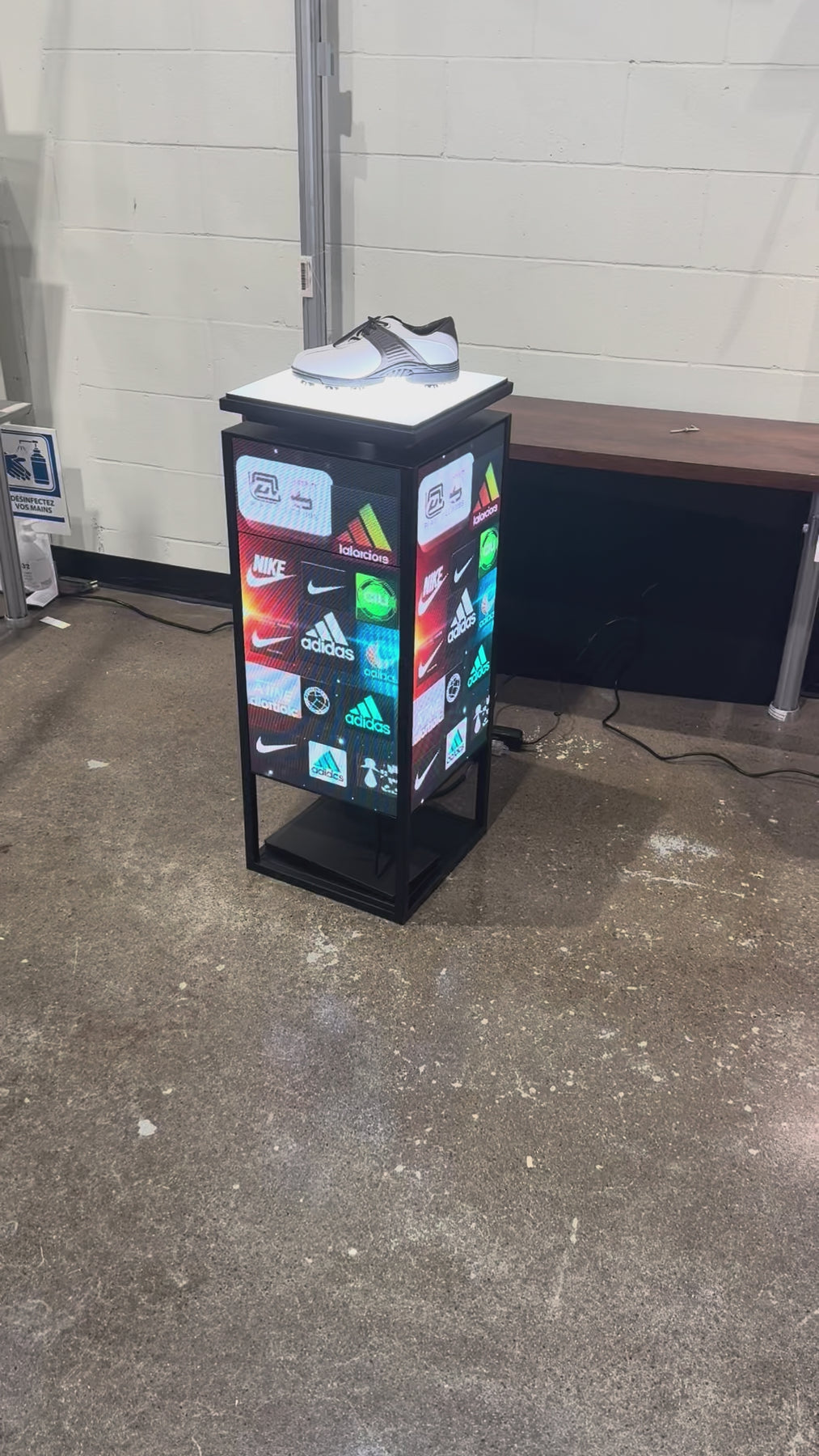 Écran LCD publicitaire vertical double face de 43" avec support ...